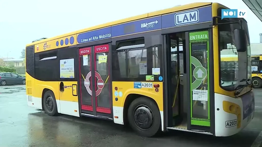 Controllore dell'autobus preso a calci da un passeggero: portato al ...