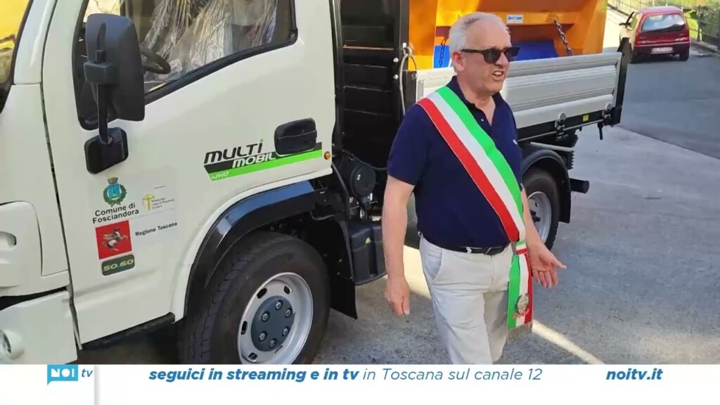 Fosciandora, ecco il nuovo mezzo spalaneve e spargisale - NoiTV